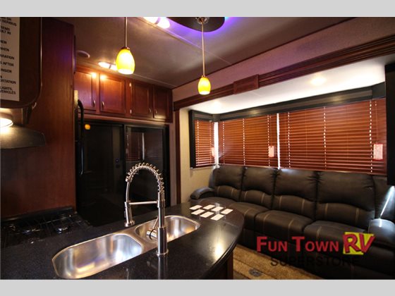 Vengeance Fifth Wheel Toy Hauler: Not Your Daddy's Toy Hauler - Fun ...