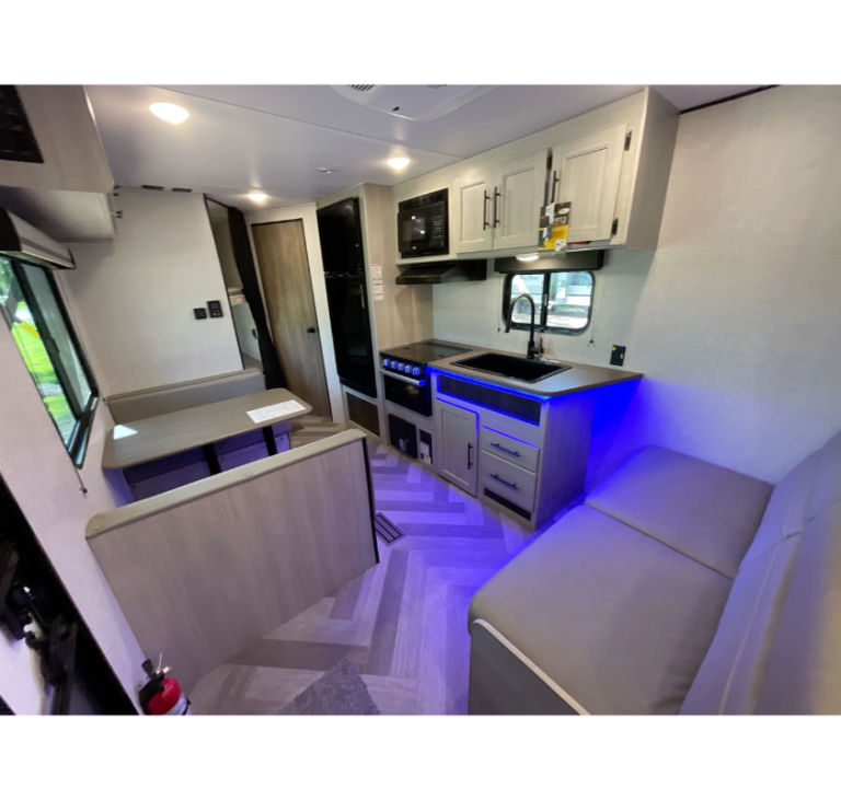 Crossroads RV Fun Time Travel Trailer